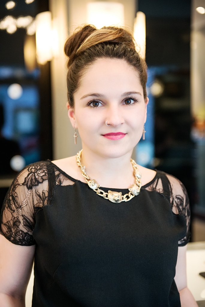 Doris-Make-up-Artist-Hochstecken-Schnitt - Lockstoff Friseur